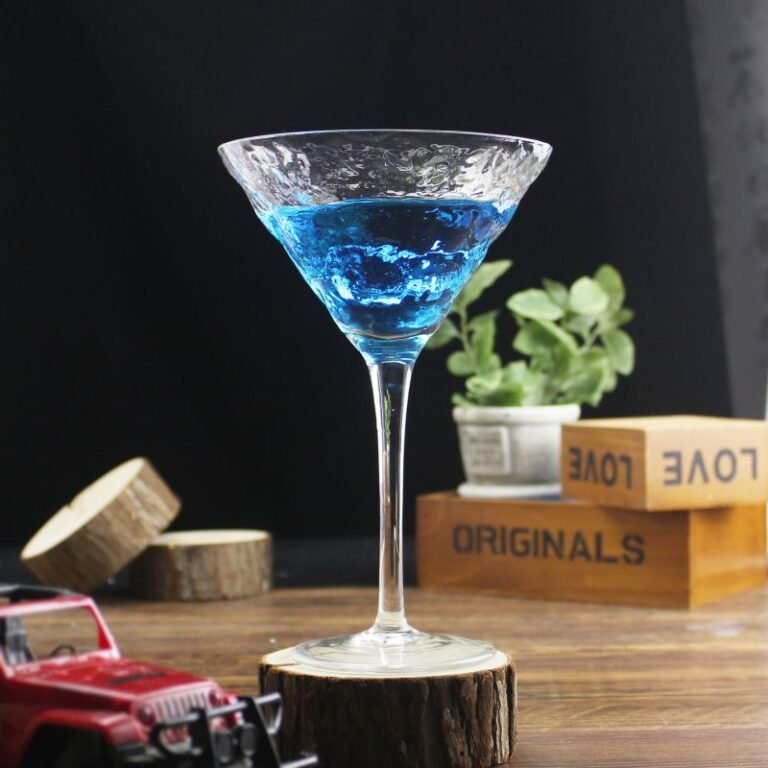 What is the standard cocktail glass size? - DM Glassware
